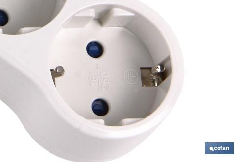 Adaptador triple Frontal Schuko con interruptor | Color Blanco | 16 A - 250 V | Cofan